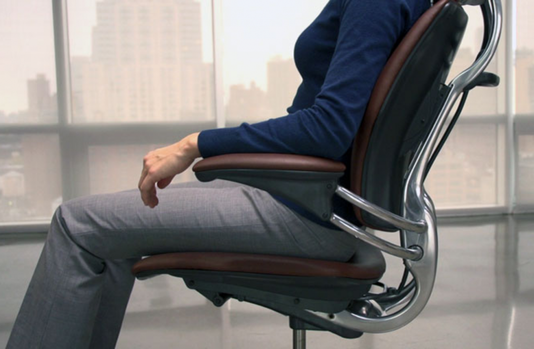 What Your Sitting Position Says About Your Personality - Peace Quarters