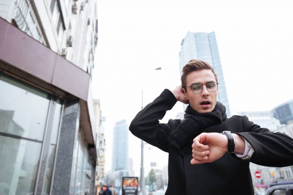 Researchers Say That People Who Always Run Late Are Actually Happier In ...